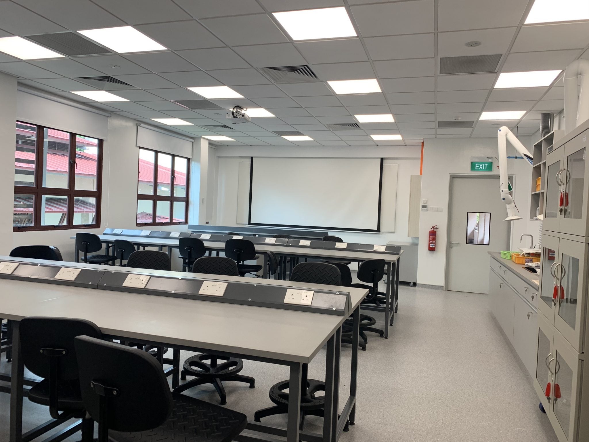 Workspaces – St John's Island National Marine Laboratory