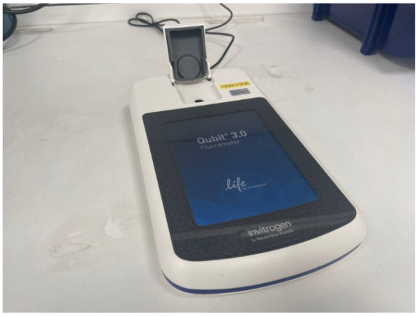Qubit 3 Fluorometer – St John's Island National Marine Laboratory